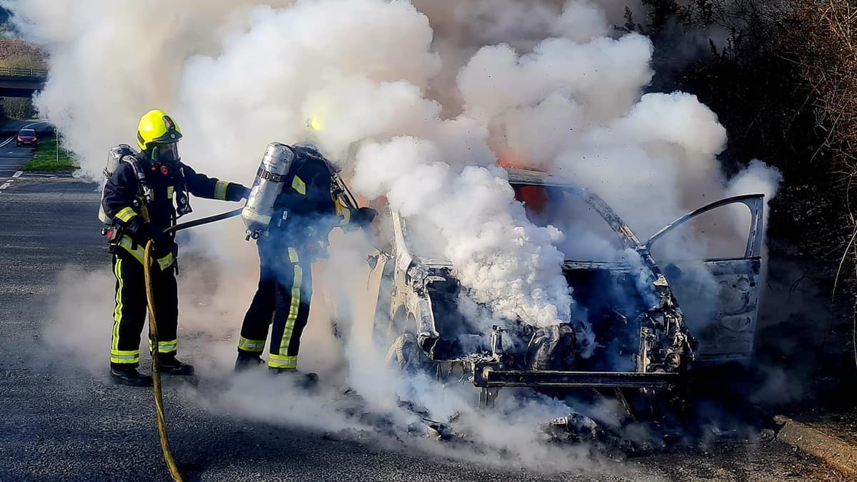 Dramatic pictures as Buckfastleigh firefighters battle car blaze at ...