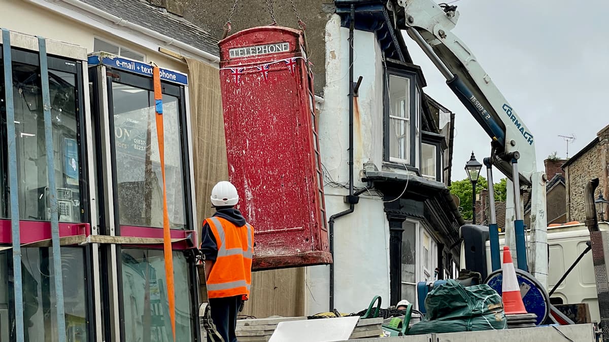 Red telephone box removed from North Tawton | okehampton-today.co.uk