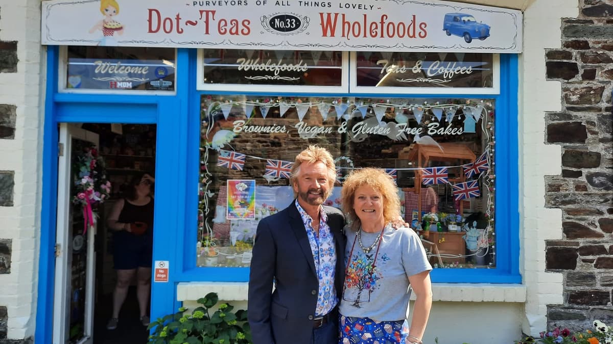 Surprise Tavistock shop visit for Noel Edmonds | okehampton-today.co.uk